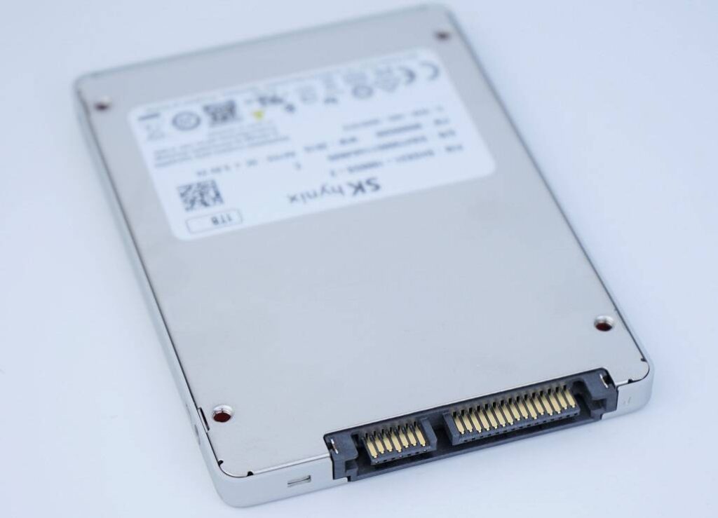 Unboxing and Review of SK hynix Gold S31 1TB SATA SSD | UnbxTech